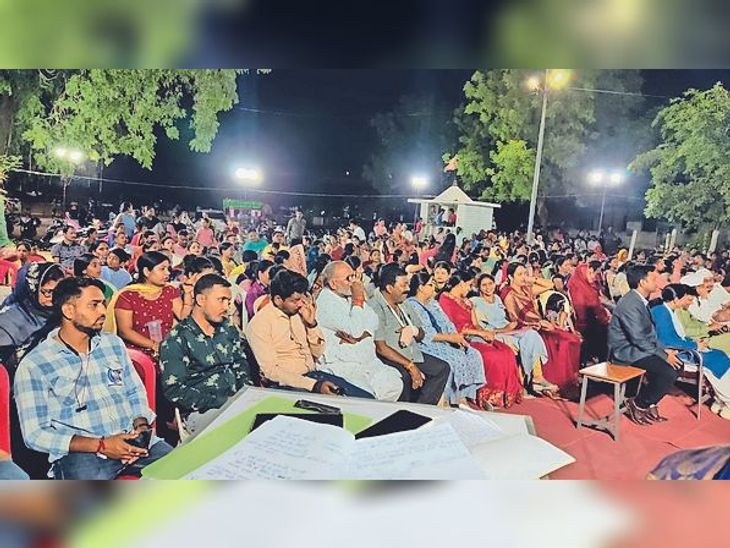 Drama Eklavya and Balak Dhruv staged in English at Global Science ...