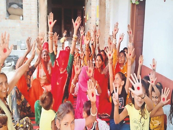 Ten days campaign on menstrual hygiene in two districts | अदाणी ...