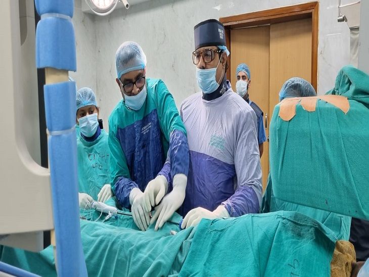 Doctors of Ambedkar Hospital installed pacemaker Micra world's smallest ...