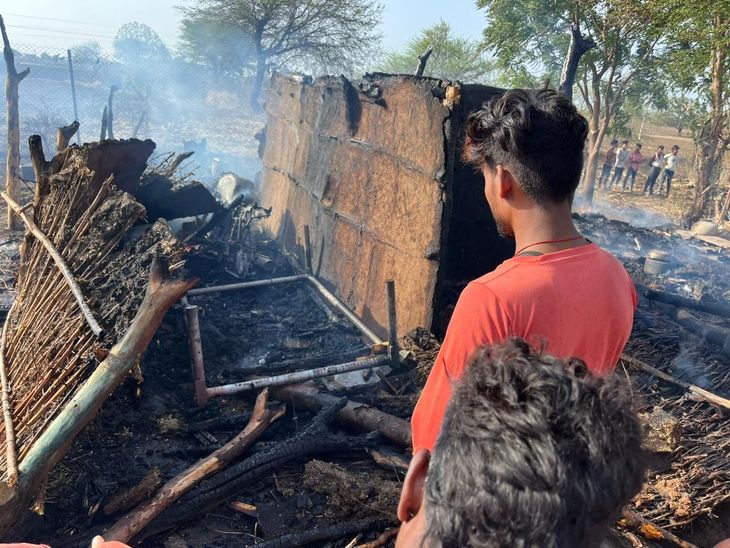 Loss of more than three lakhs, the fire was controlled with the help of ...