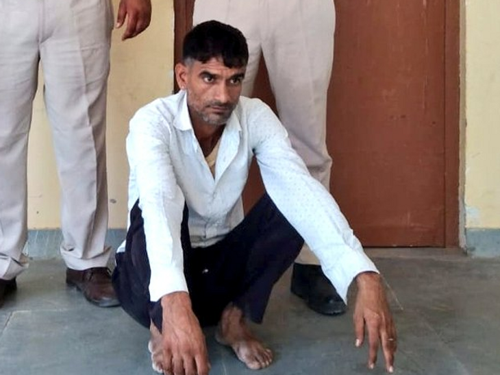 Dabish in grocery store and farm, 49 kg Doda seized | तस्करी के खिलाफ ...