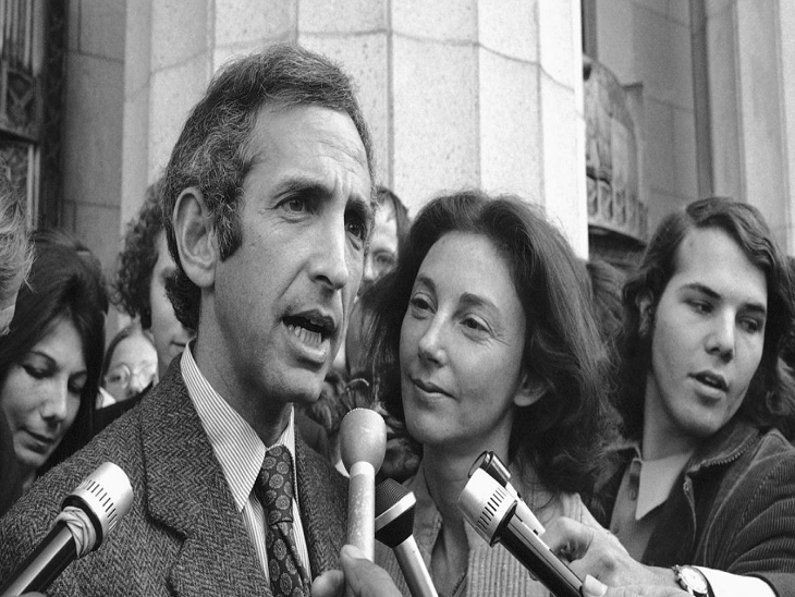 US Pentagon Papers Leak Case; Death of Daniel Ellsberg, Who revealed ...