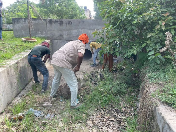 Cleaning started to reach rainwater to Patiala's Rao | बरसाती पानी ...