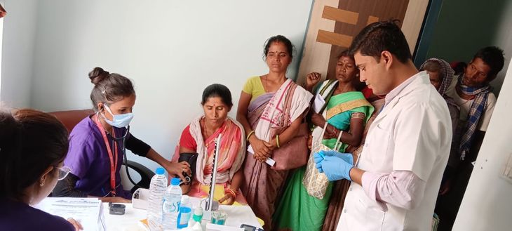 People got checkup done in free mega health camp | नि:शुल्क मेगा हेल्थ ...