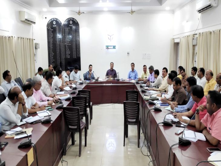 DM of Varanasi ordered - In view of the widening of 5 main roads, trees ...