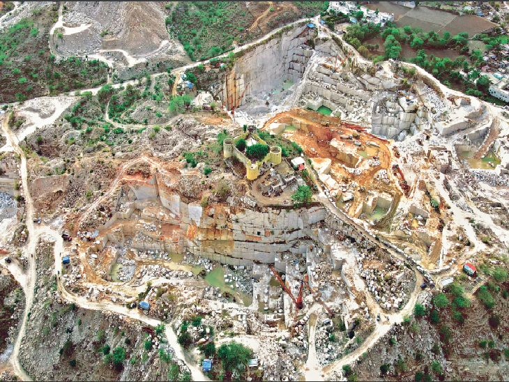 Mafia cut 600 feet high hill, only this stronghold remained | राजसमंद ...