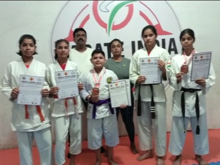 Seoni players won 2 medals, the event was held at Talkatora Stadium ...