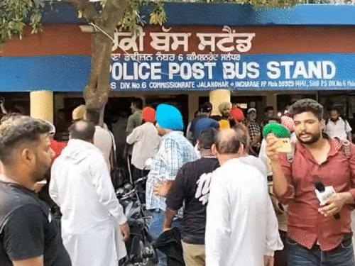 Ruckus Jalandhar Bus Stand Roadways Driver woman Fighting staff stopped ...