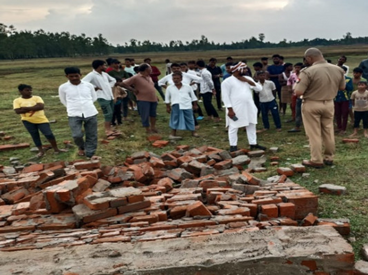 Poultry farm wall collapse accident; Two people including woman died ...