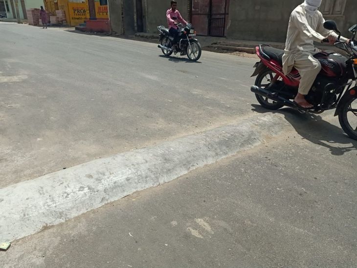 Bhinmal: Speed breakers made at will on Daspan road in Bhinmal ...