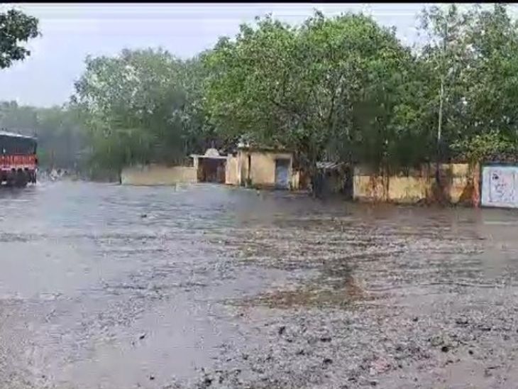 Water raining since morning in the rural areas including the city ...