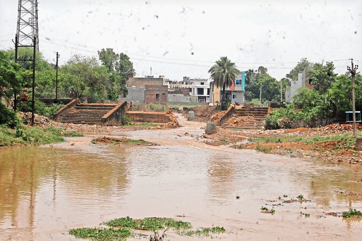 Napa broke 125 years old stop dam so that water does not fill in ...