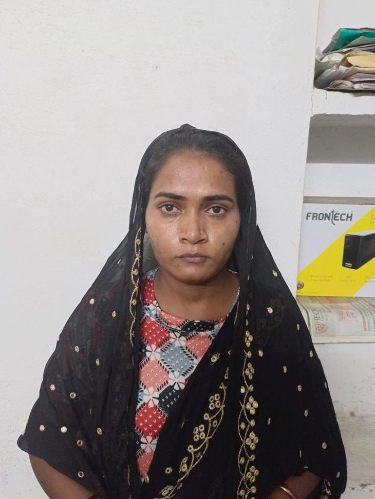 6 sisters used to sell pudiya to drug addicts, 4 arrested, brown sugar ...