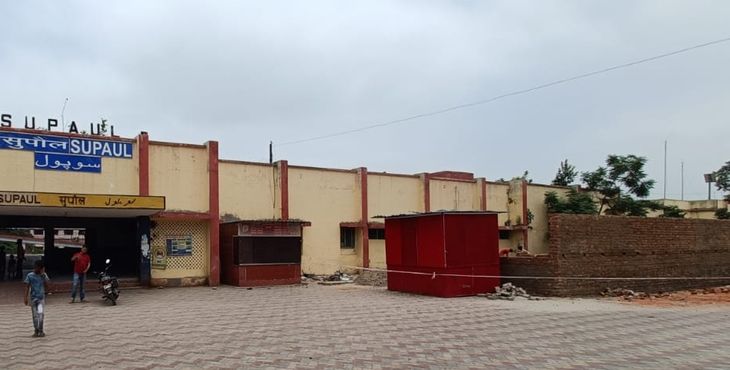 Own railway station will be equipped with necessary facilities, 2.5 ...