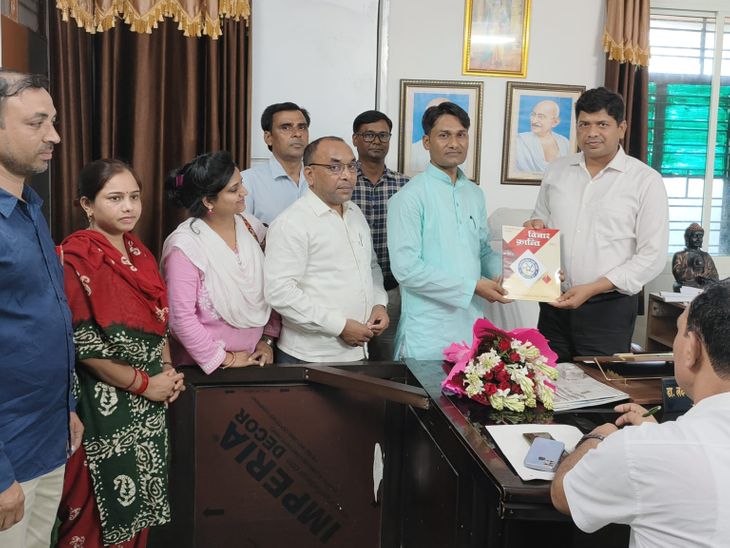 With the help of only 50 rupees of a teacher, the family of the late teacher gets 35 to 38 lakh ...