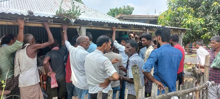 The relatives refused to take the dead body, the panch convinced them ...