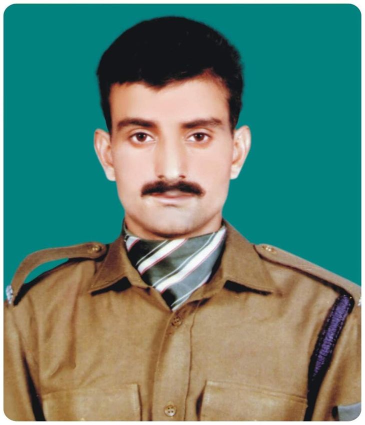 Tribute ceremony of martyr soldier Ajay Pathania of Kanwan village ...