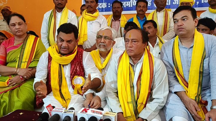 Now the time has come to wake up the tribals:Alawa | अब आदिवासियों को ...