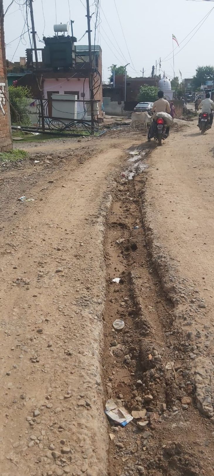 Digging the road to lay the pipeline but did not repair it, as a result ...