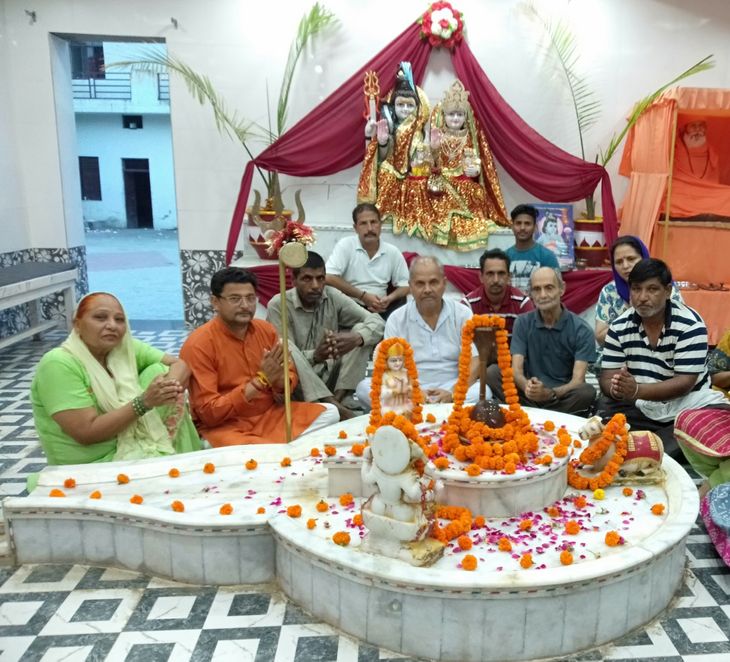 Shiva is worshiped in the month of Sawan in Durga Shiva temple, Shiva ...