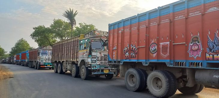No entry for the train of postal bombs going to Basukinath, jammed ...