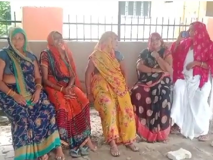 The accident occurred due to the dupatta getting stuck in the threshing ...