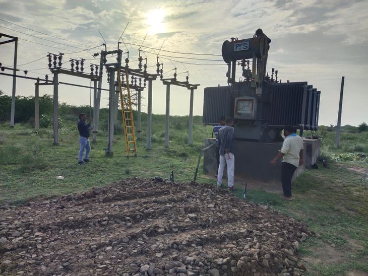 Electricity transformer burnt, power supply stopped in half a dozen ...