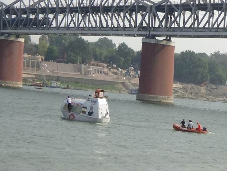 4 teams of NDRF deployed in Varanasi; Water ambulance, 16 boats and 150 ...