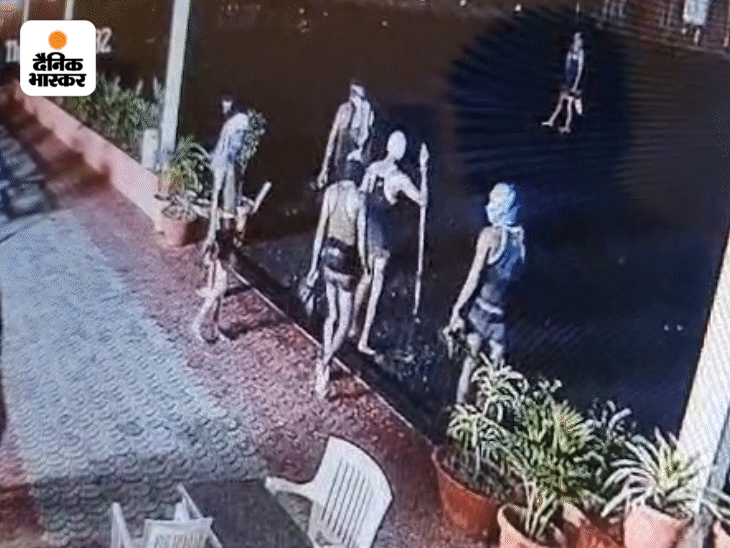 Indore Crime Alert; Chadhi-Baniyan Dacoit Gang Video Goes Viral ...