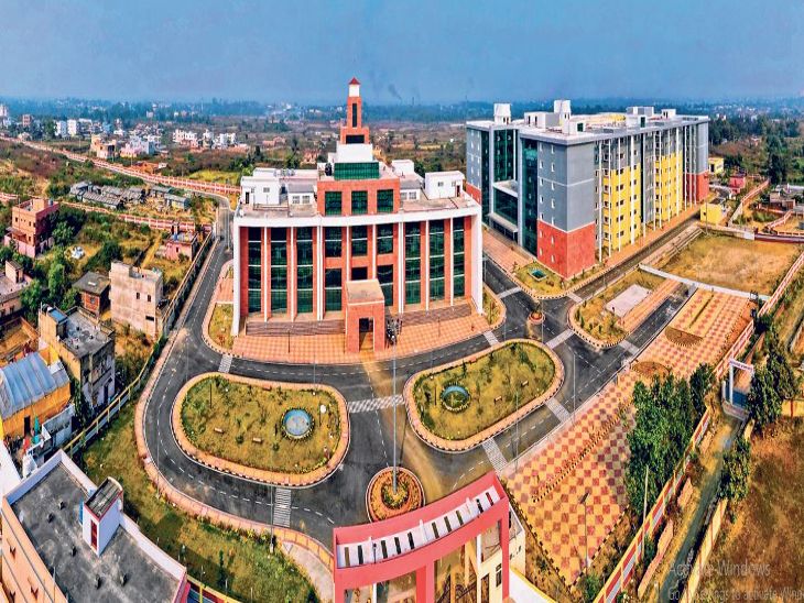 More than two claimants on each seat of PK Roy, less than seats in RSP ...