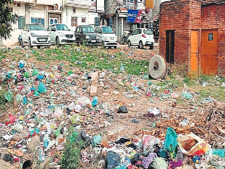 The corporation gave notice to remove the garbage from the vacant plot ...