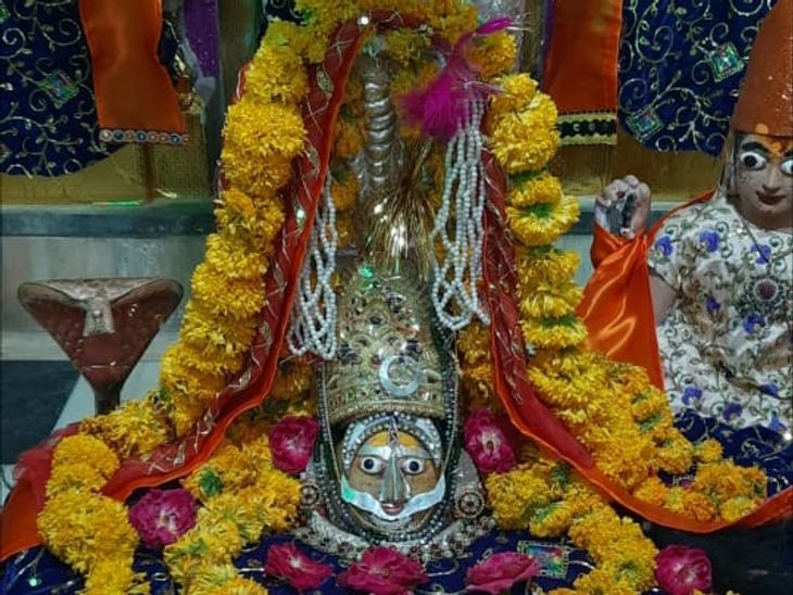 Shiva devotees worshiped in the oldest temple of Badi Sadri | सावन की ...