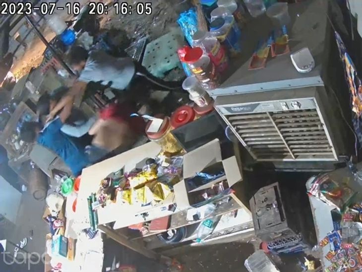 When the operator refused to drink alcohol, the shop was vandalized ...