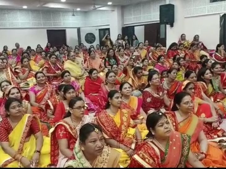 Bhajan singers from Maharashtra-Gujarat also offered chappan bhog ...