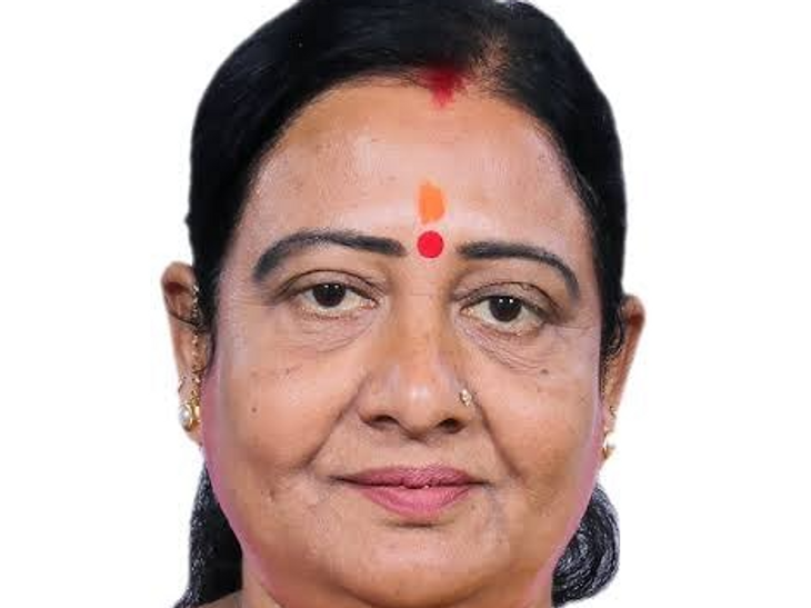 Vaishali MP Veena Devi visits Chirag Paswan's house in Delhi | क्या टूटने वाली है पशुपति कुमार ...