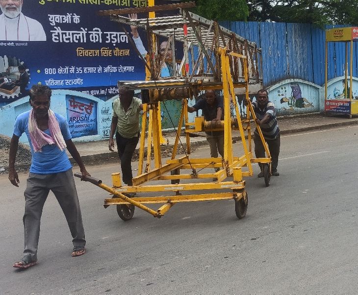 New traffic signals started at major intersections of the city | शहर के ...