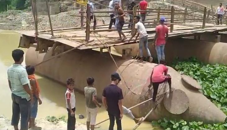 Removal of Pipa bridge on Bagmati river in Shubhankarpur obstructed ...