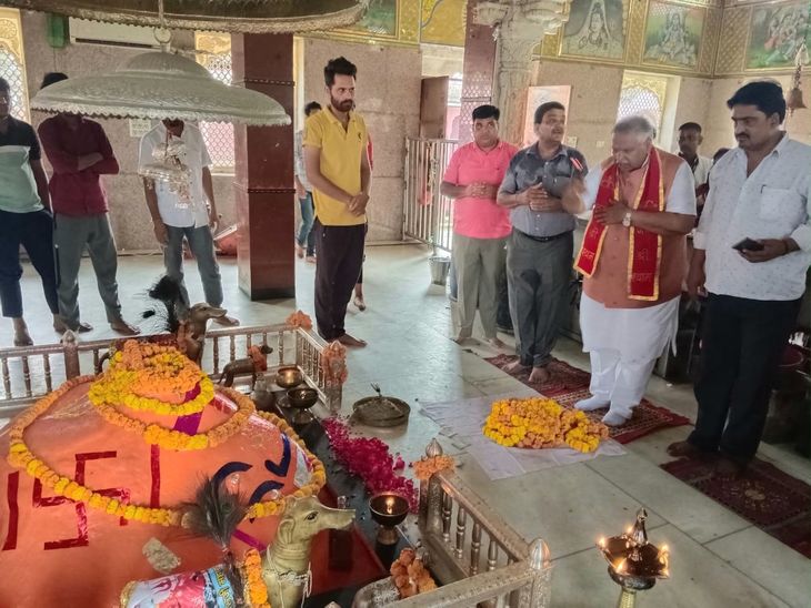 All India Agrawal Samaj President Gopal Sharan Garg welcomed the people ...