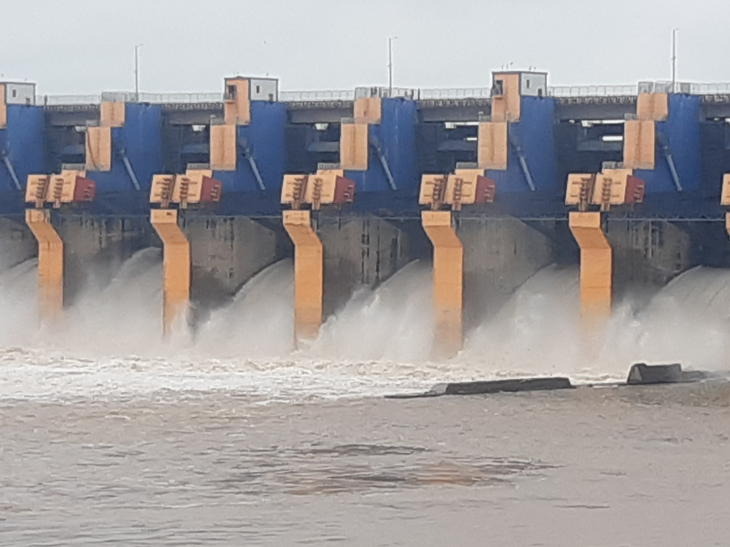 To maintain the water level of the dam, electricity was generated at ...