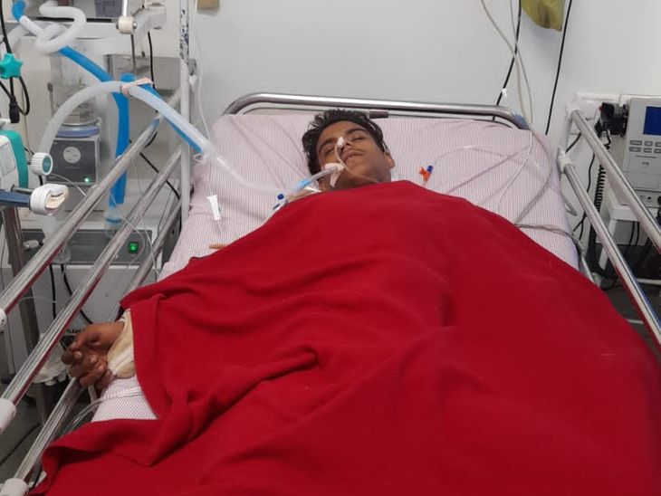 Incident took place in the hospital line of Madhavnagar police station ...