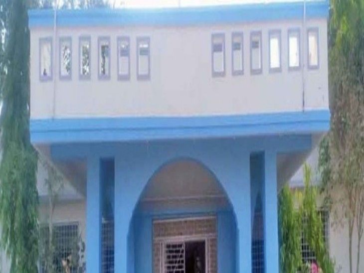 Cracks in the building built 6 months ago at a cost of 10 crores | सीएम ...