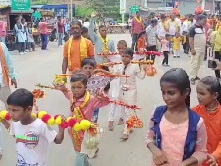 Dhaneshwar Mahadev's Triveni Sangam Jalabhishek with the water of ...