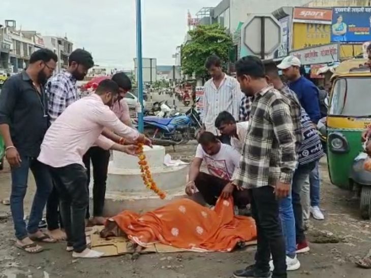 Cow died due to collision of unknown vehicle at Dewas-Kela Devi ...