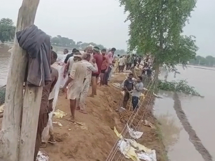 Erosion due to weakening of embankments, submerged fields in Amarpura ...