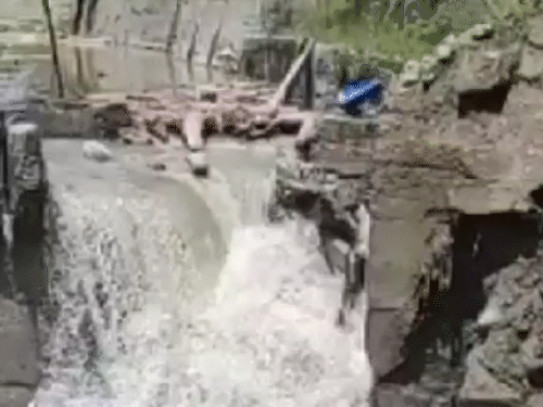 Kullu: Malana power project Dam 2 | Dam gate blocks | silt increase ...