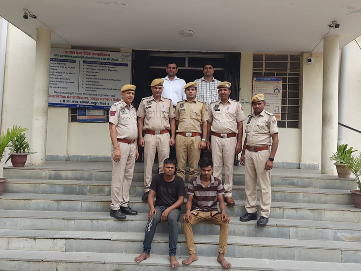 Both the brothers dressed in the murder ran away after the incident in ...