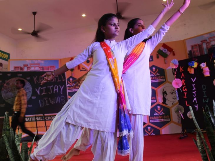 Remembering the martyrs, children presented more than one cultural ...