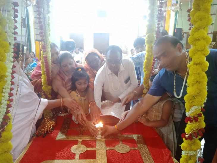 Mahadeep Archana of 44-day Sri Kalyan Mandir Stotra was performed with ...