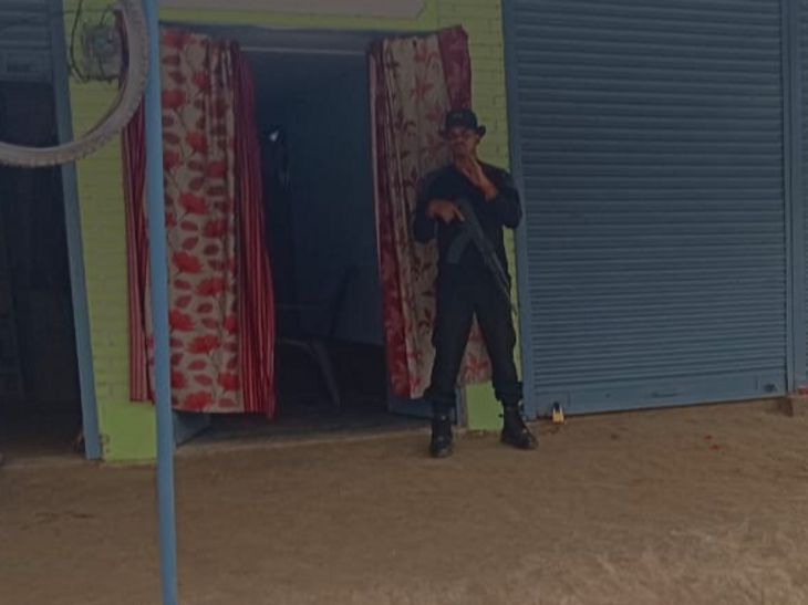 Mohammad Raees was confronted with his family members, many important ...