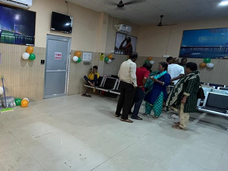 Paid AC waiting hall started at Prayagraj Junction Rail passengers will ...